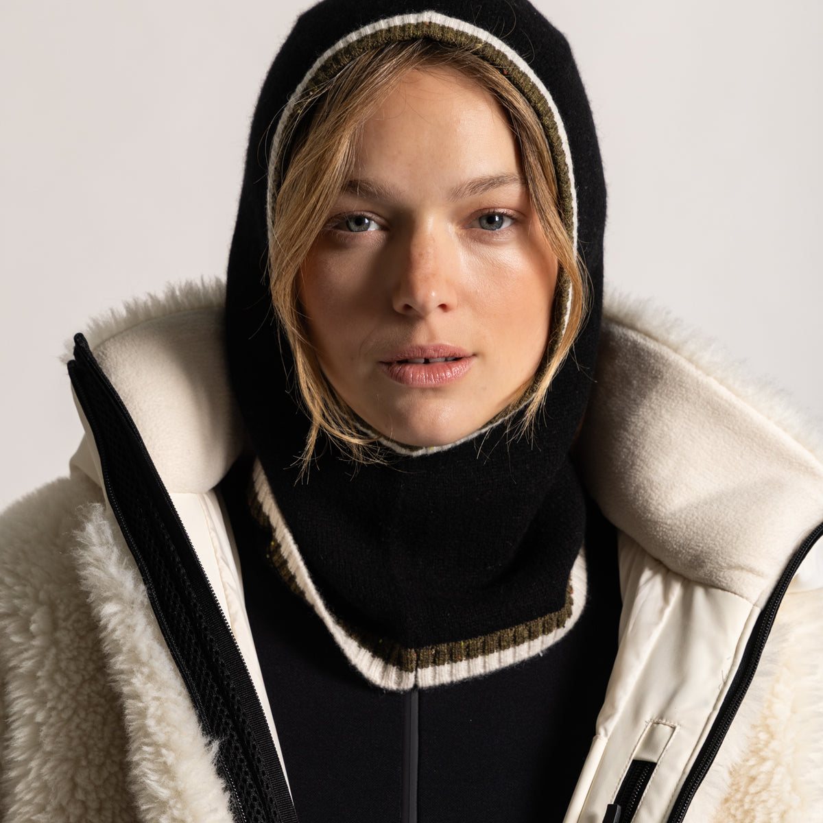 BLACK HOOD – Koon Cachemire